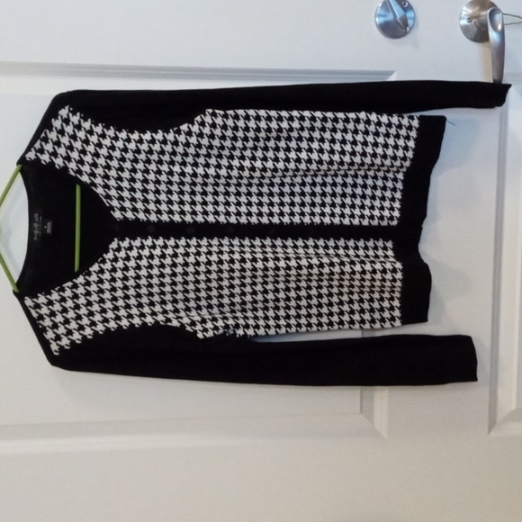 August Silk Heritage | Sweaters | August Silk Med Solid Black Sweater ...